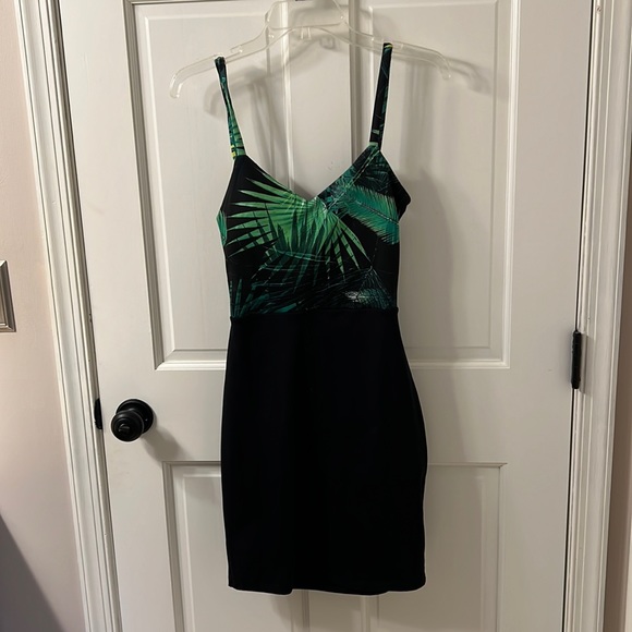 Fabletics | Dresses | Small Fabletics Palm Pattern And Black Fitted ...